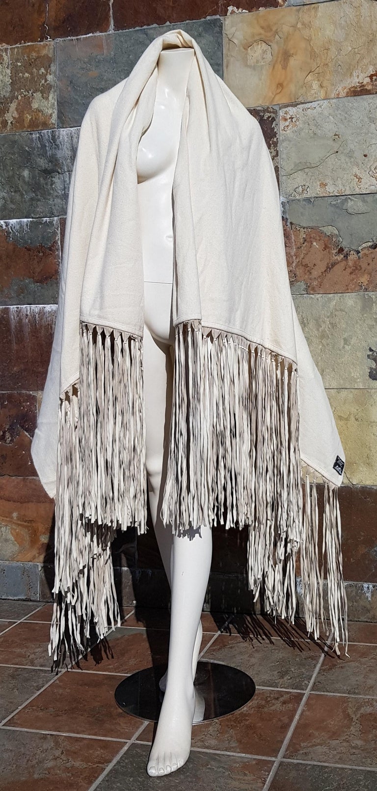 HERMÉS "New" Large Cashemere Creamy White Shawl Cape Mantle - Unworn ...