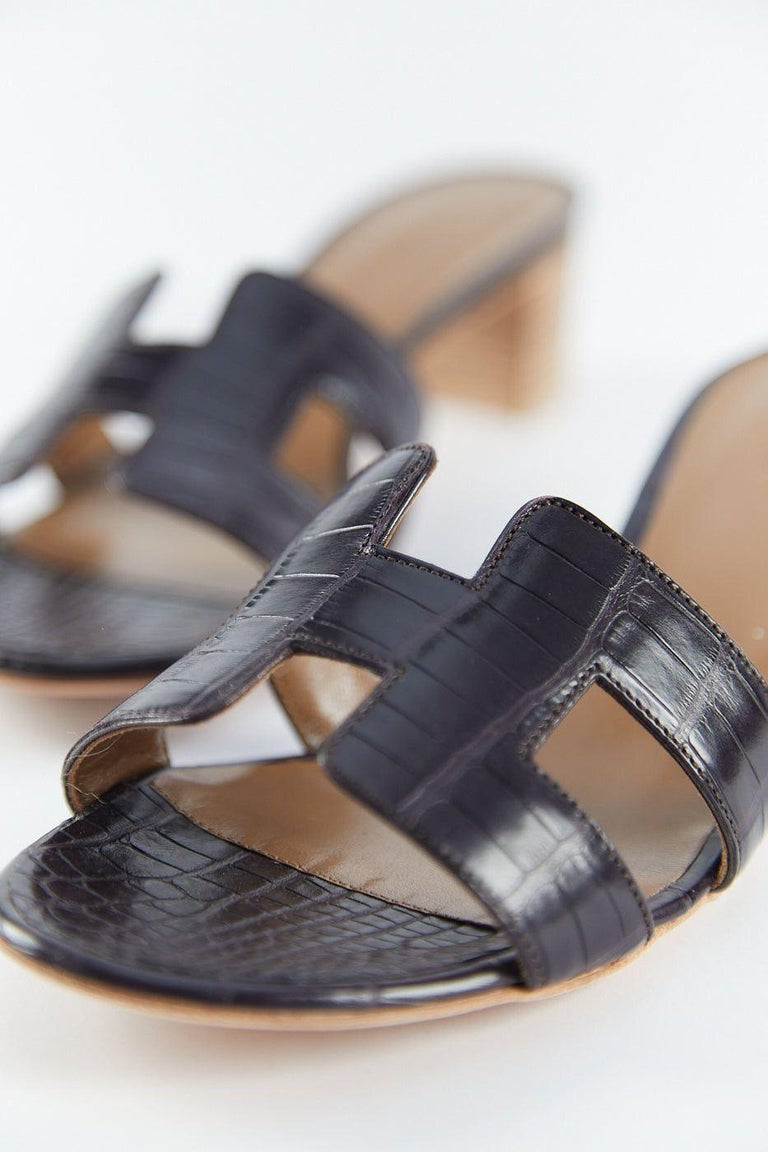 Hermes oasis alligator crocodile Prunoir sandals For Sale at 1stDibs