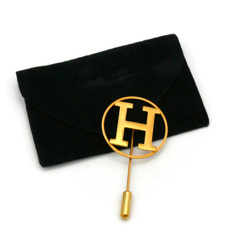 HERMES PARFUMS Vintage Gold Tone H Lapel Pin Brooch For Sale at 1stDibs