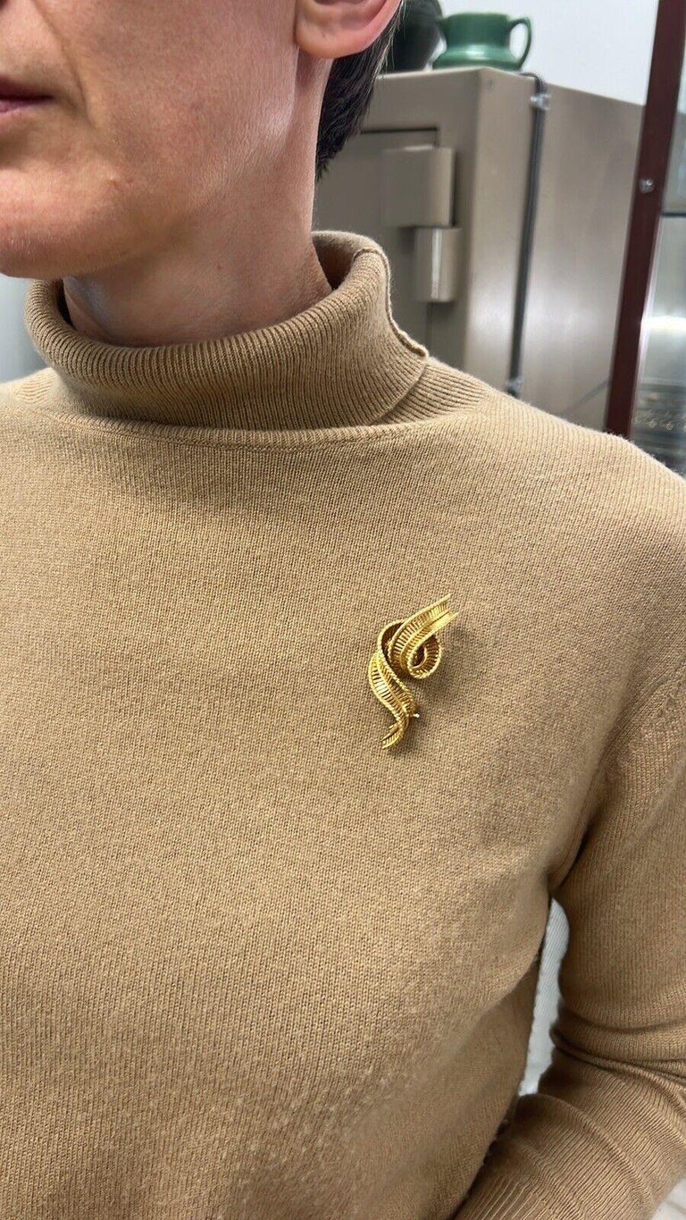 Hermes Paris 18k Yellow Gold Swirl Brooch Vintage and Rare For Sale at ...