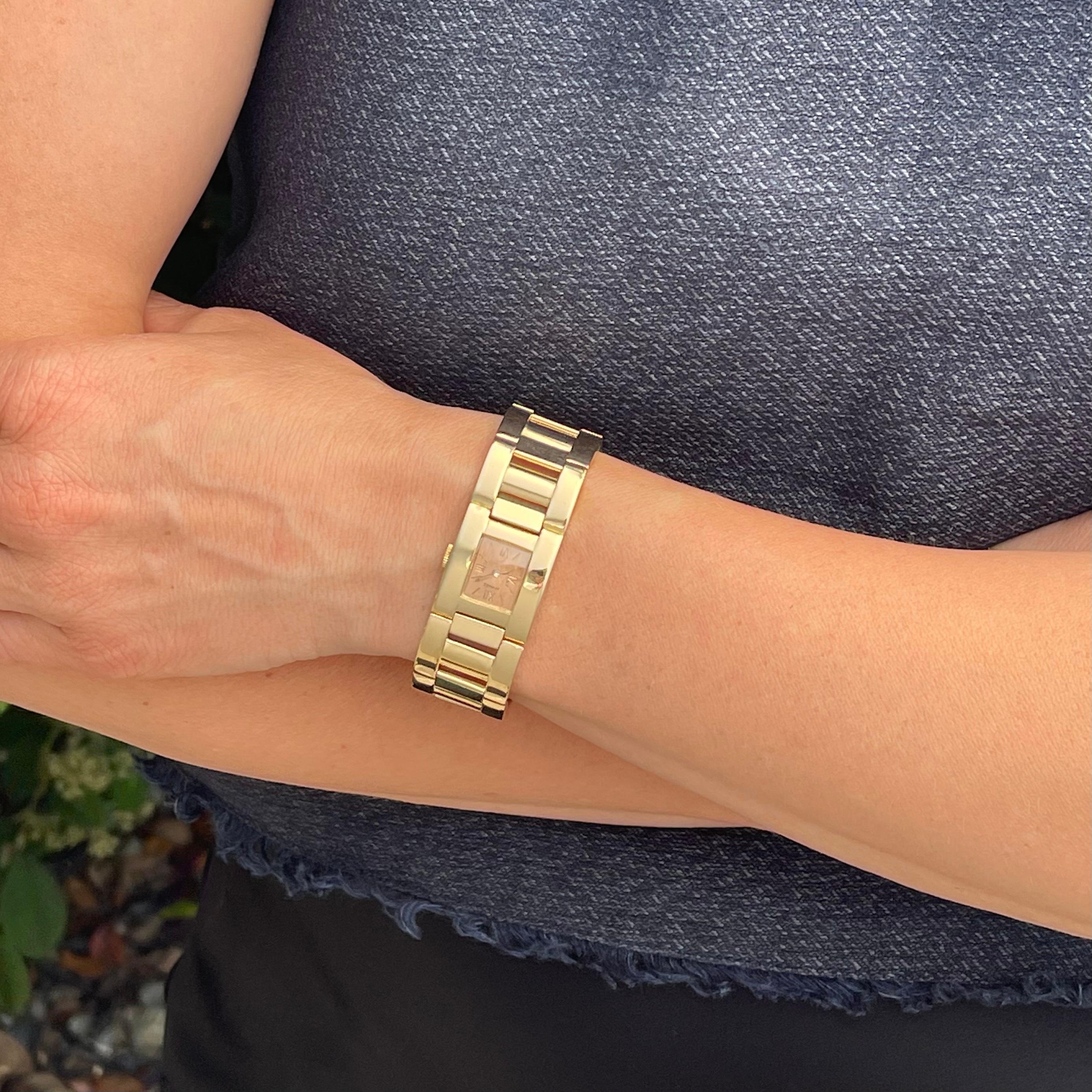 Hermès Retro Style 18 Karat Yellow Gold Ladies Wristwatch For Sale at ...