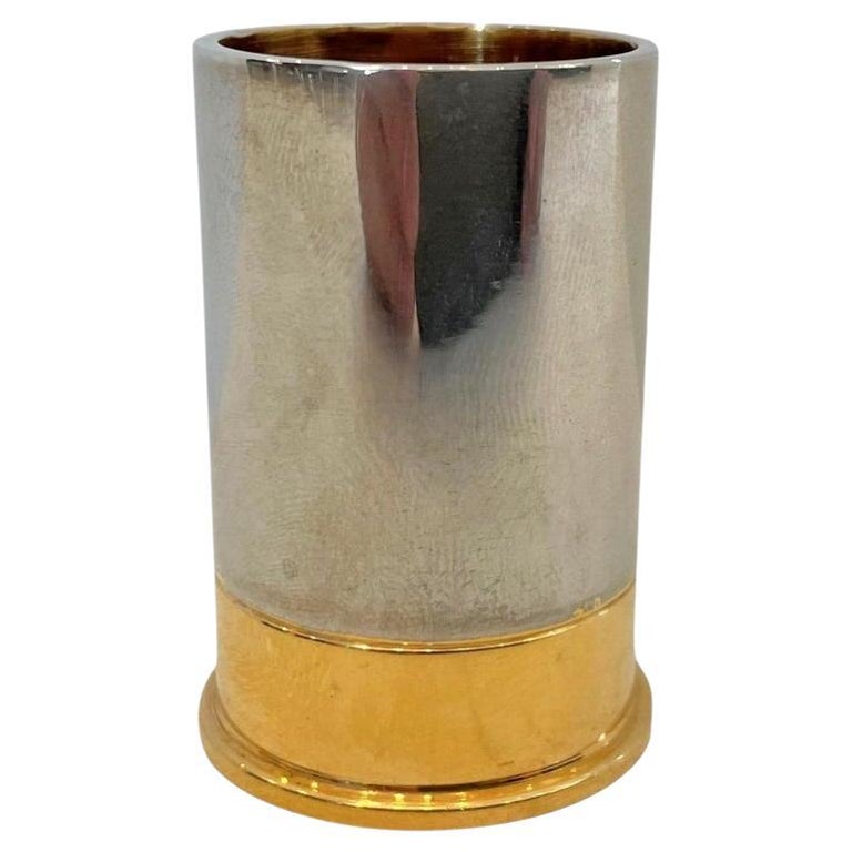 Porte-stylo Hermès en forme de coquille de fusil, années 1980 France En ...