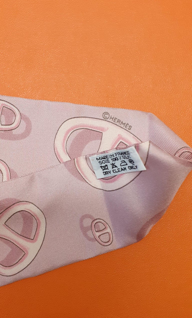 Hermès Silk Scarf Twilly Chaine d'Ancre Pink For Sale at 1stDibs