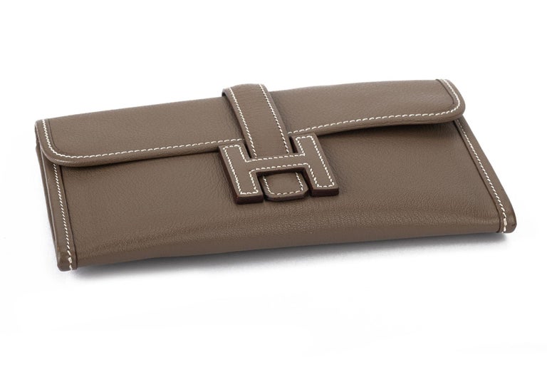 Hermès Small Jige Etoupe Goat Skin Bag For Sale at 1stDibs