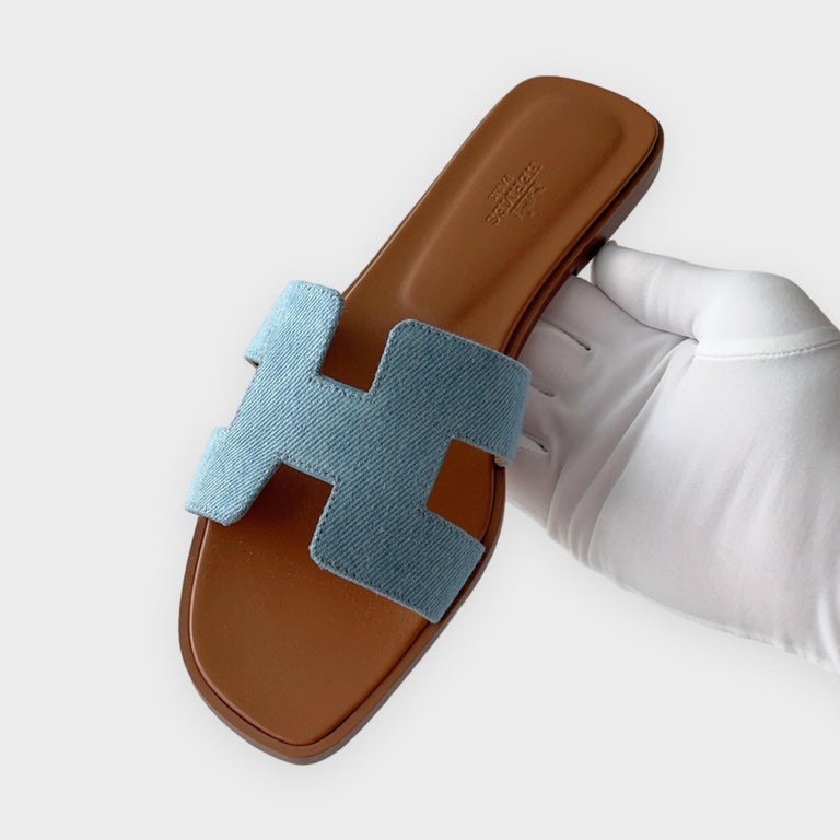 Hermes Women's Oran Sandal In Denim Bleu Clair, Size 39 For Sale at 1stDibs