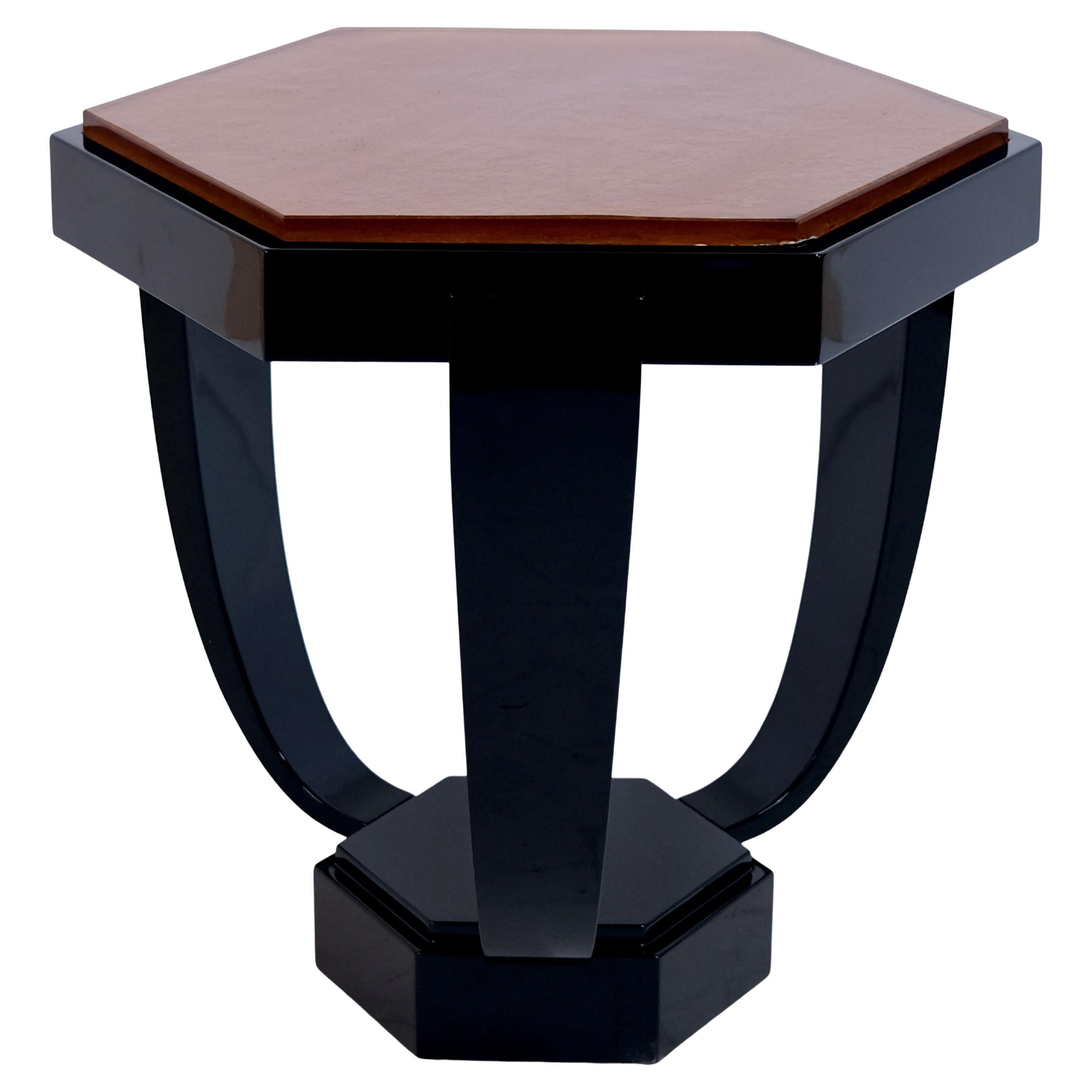 Hand-Crafted Solid Thick Oak Faceted Side Table by Nono For Sale at 1stDibs