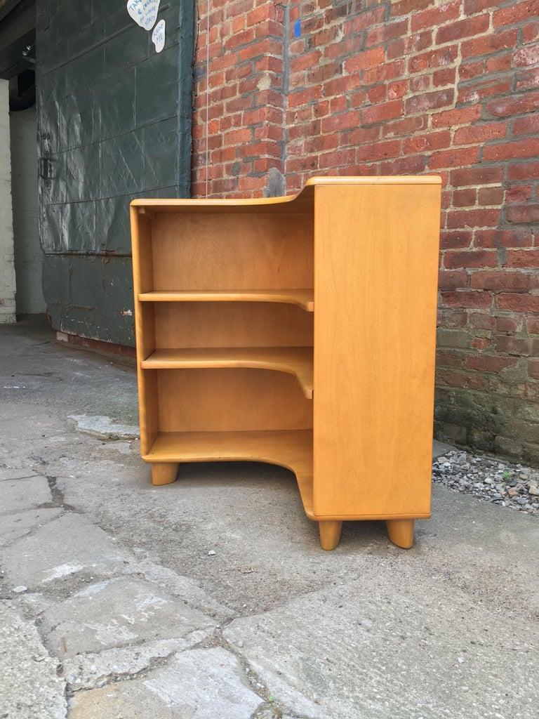 Heywood Wakefield Corner Bookcase C3971 at 1stDibs