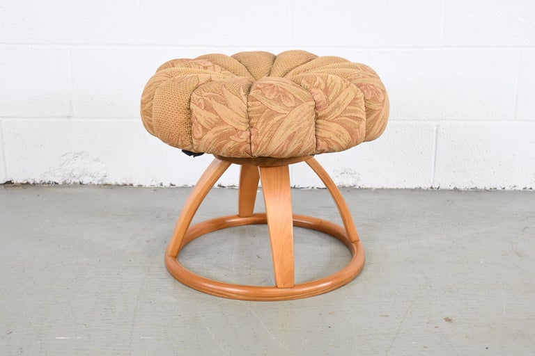 Heywood-Wakefield Vanity Pouf Stool, 1940s For Sale at 1stDibs