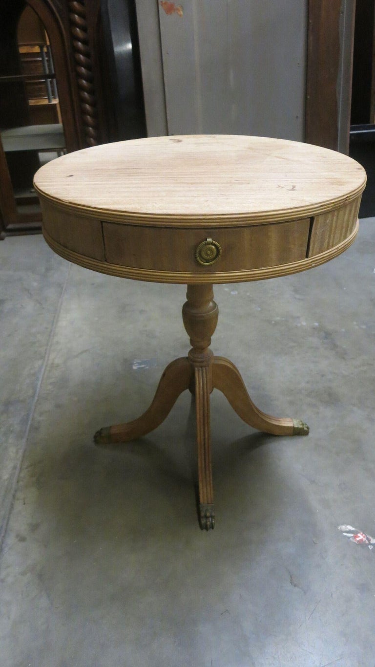 High Style Chippendale Round Side Table W/ Drawer For Sale at 1stDibs