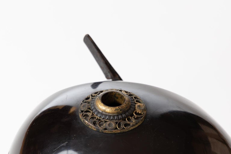 Hineno-zunari kabuto, head-shaped samurai helmet with hamaguri (clams ...