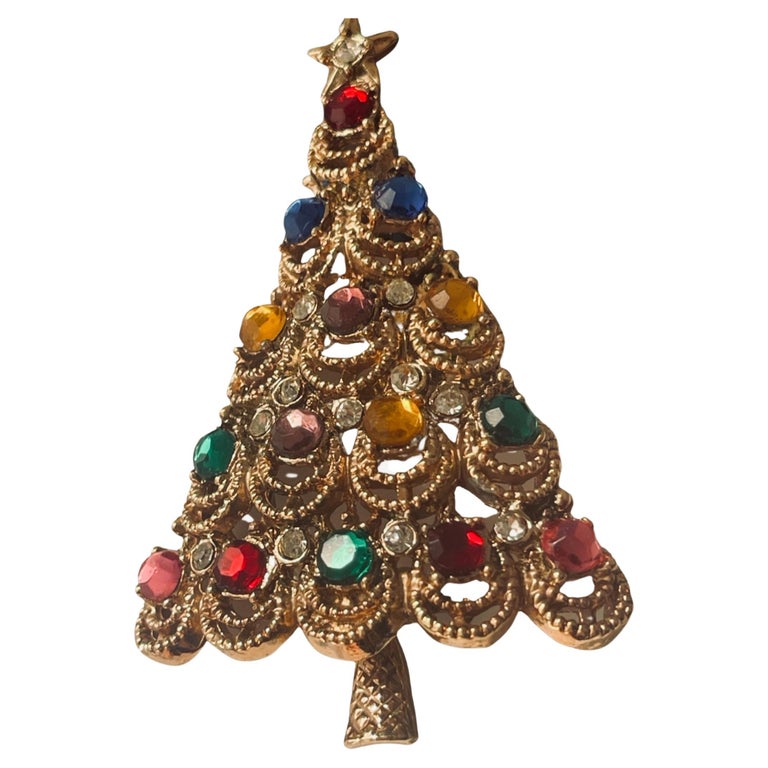 Hollycraft Christmas Tree Gold -Tone Brooch. Circa. 1938s-1948 at 1stDibs
