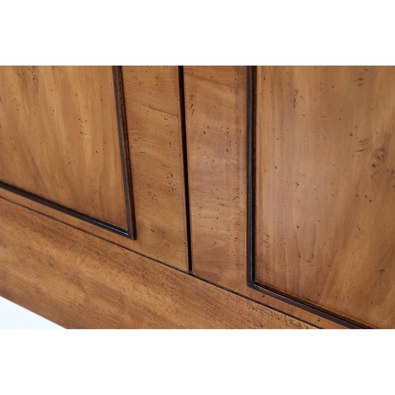 Hollywood Regency Burl Wood and Brass Drexel Heritage "Avenues" King ...