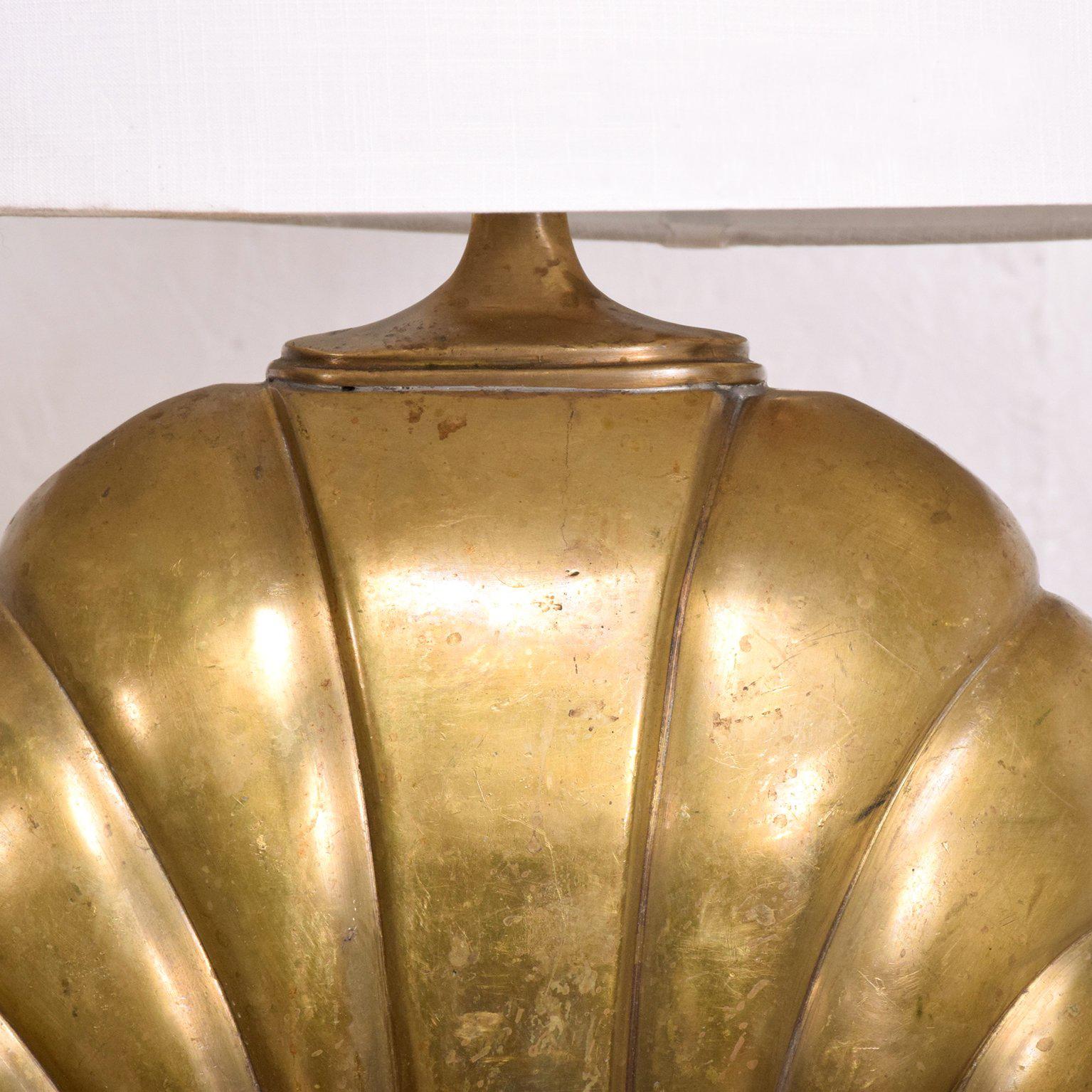 Hollywood Regency Sea Shell Table Lamp in Brass For Sale at 1stDibs ...