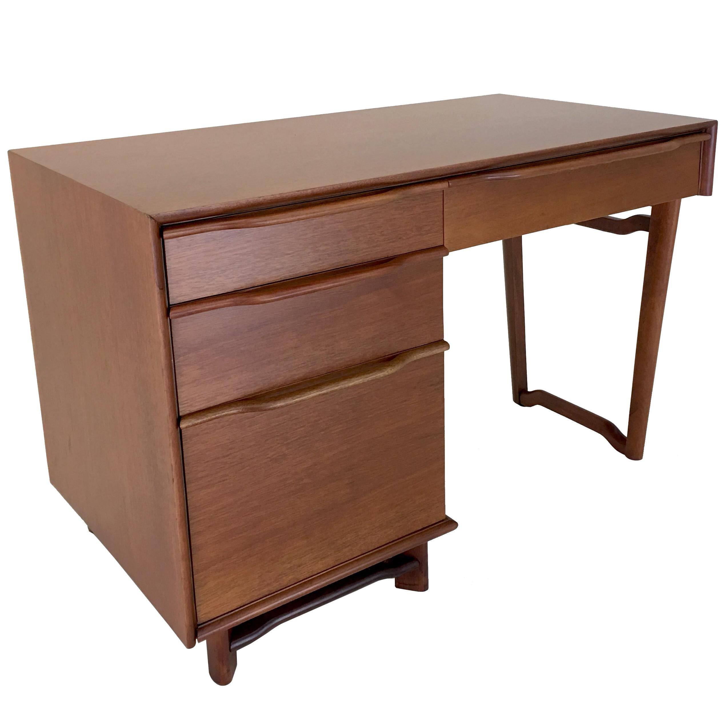 1950s Desks - 225 For Sale at 1stdibs