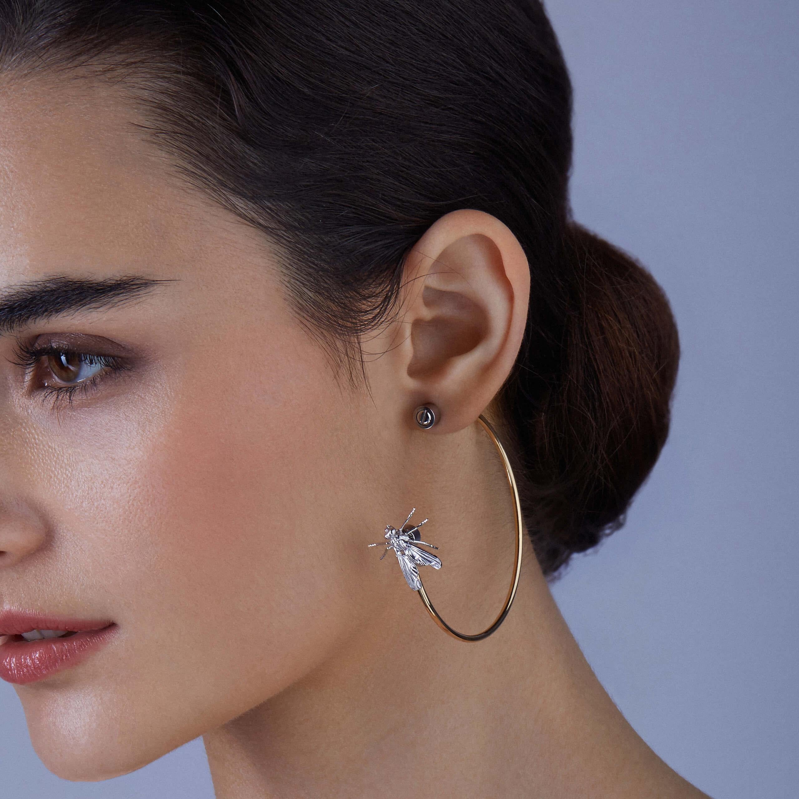 Hoop Mono Earring Nature, 18K For Sale at 1stDibs