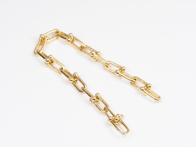 Horseshoe Link Bracelet Solid 18K Gold 10.67g R2033 For Sale at 1stDibs
