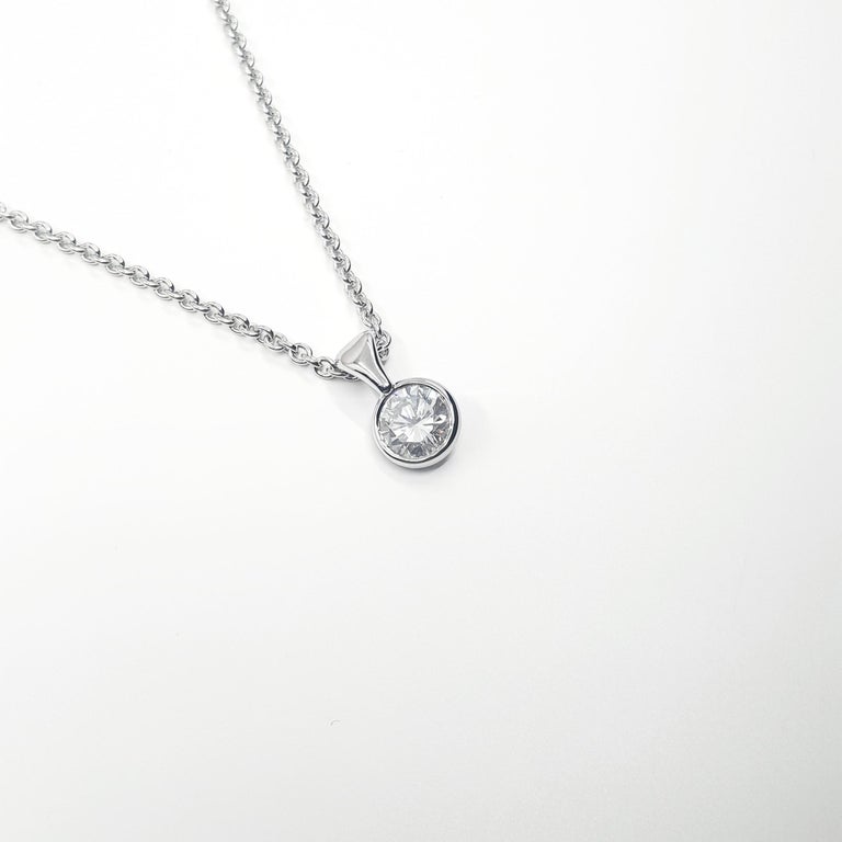 HRD Antwerp Certified 1.00 Carat Necklace 18k White Gold For Sale at ...