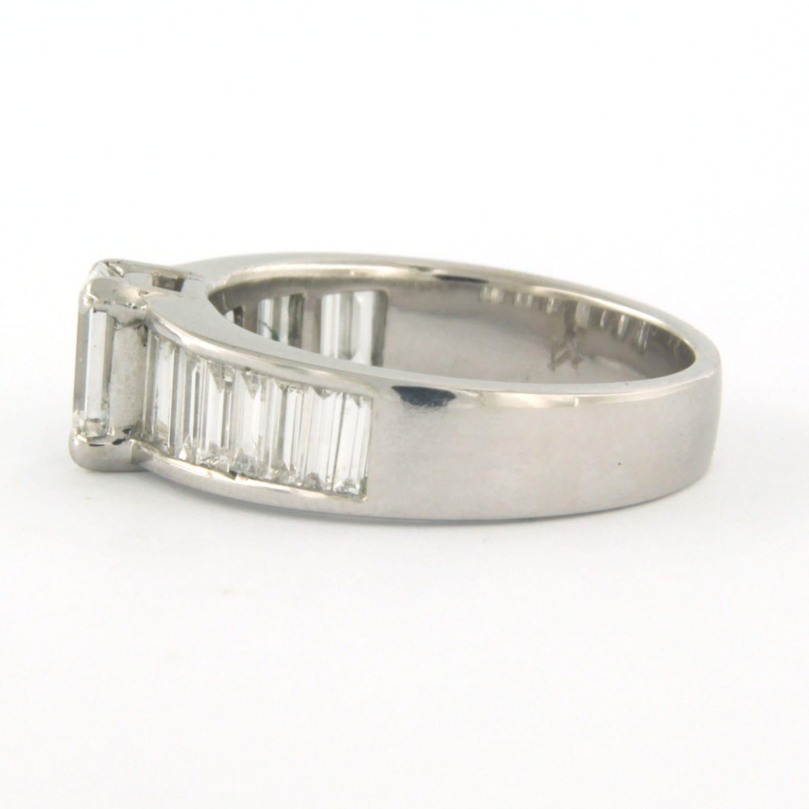 HRD Certified 0.78ct Emerald diamond and baquet diamonds 1.00ct ring ...