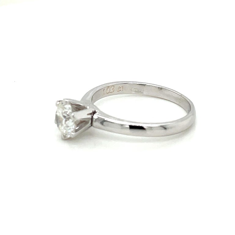 HRD Certified 1 Carat Round Diamond Engagement Ring For Sale at 1stDibs