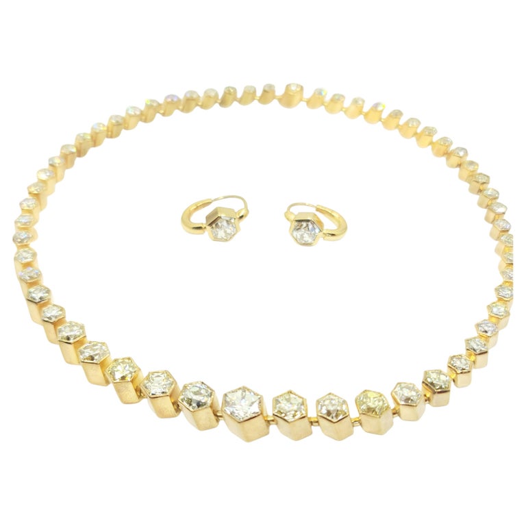 HRD Certified 31.12 Ct. Diamond Collier and Earrings Hexagon Cut For ...