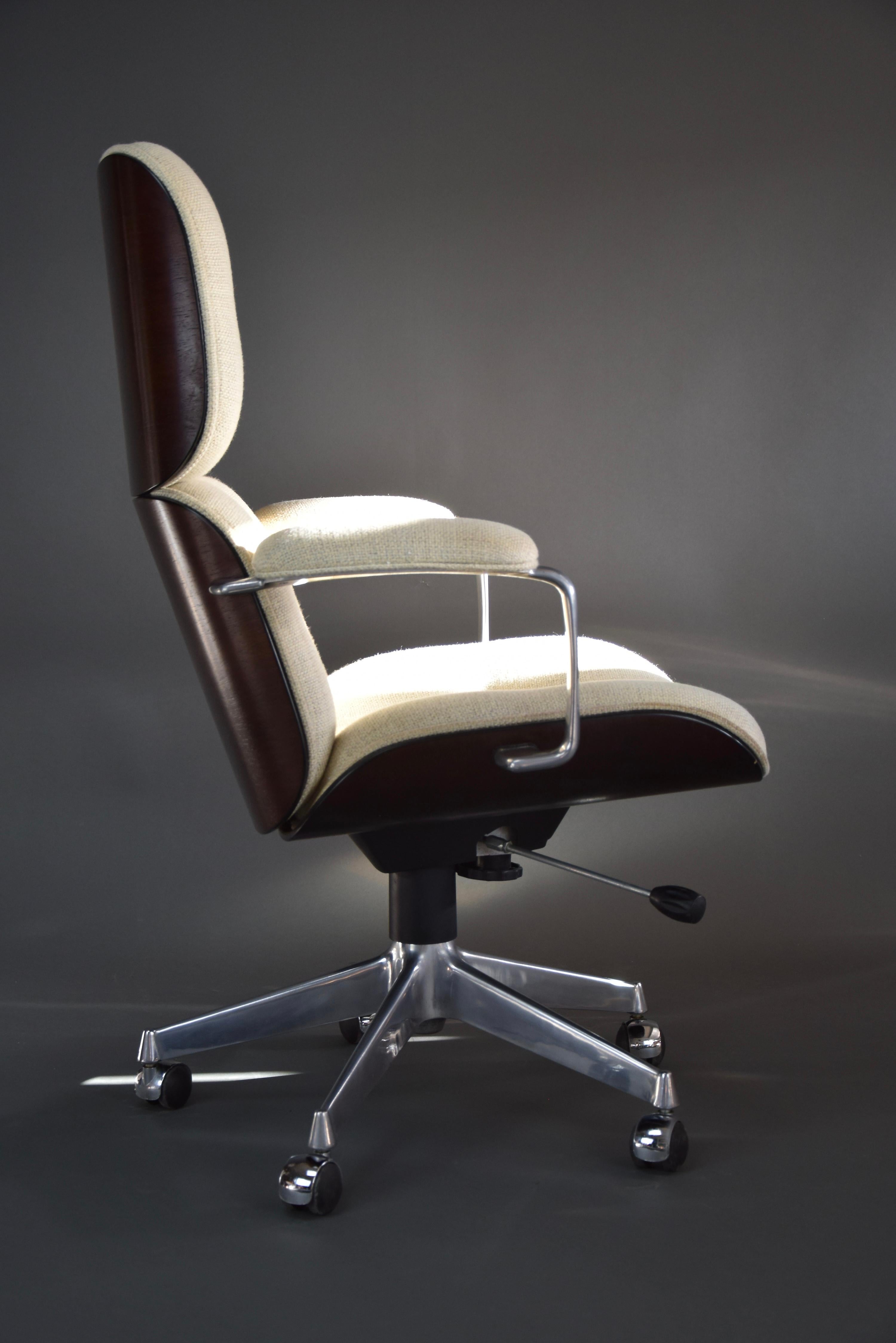 Ico Paris Executive Desk Chair for Mobli Italiani Moderni Rome at 1stDibs
