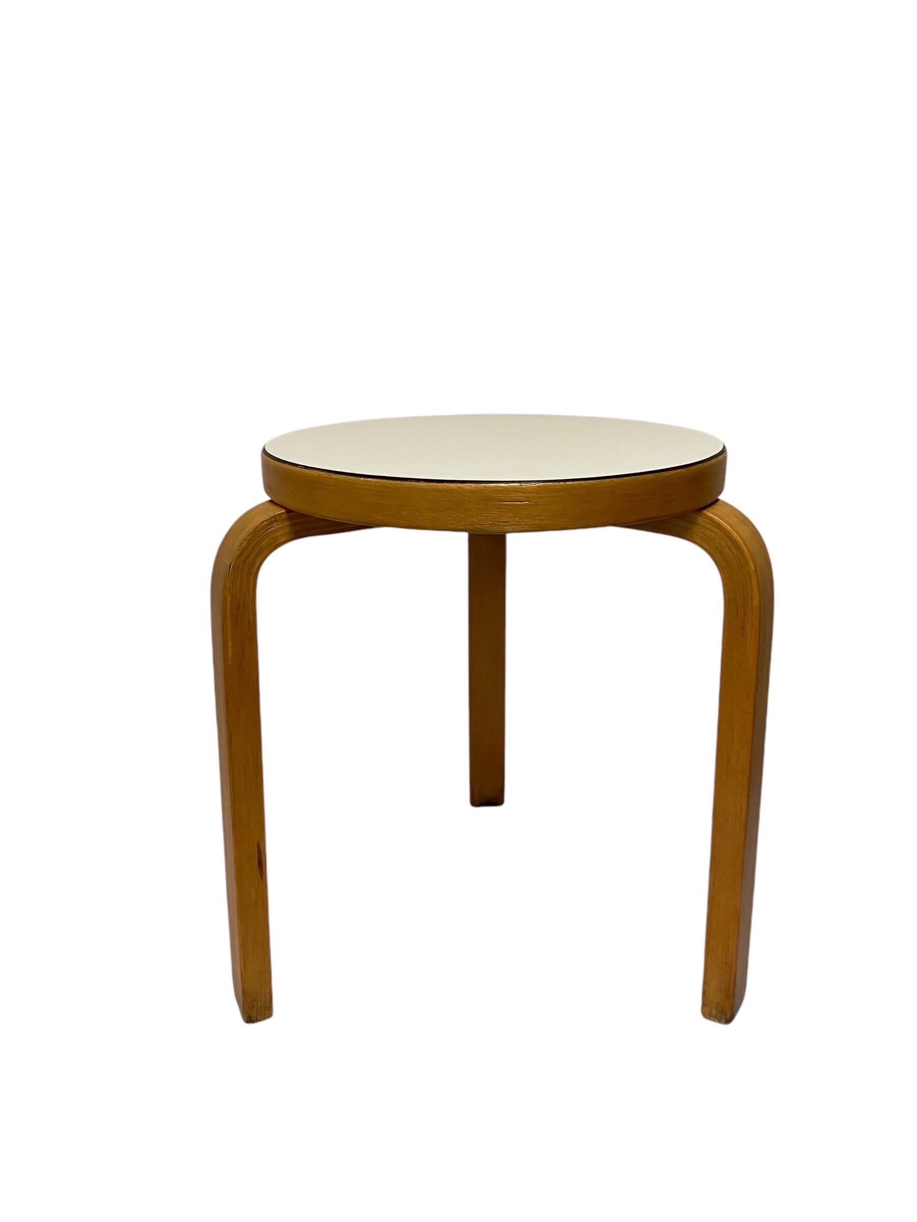 Iconic Alvar Aalto 3-legged Stool Model 60, Birch and White Formica, Artek 1940s For Sale at 1stDibs