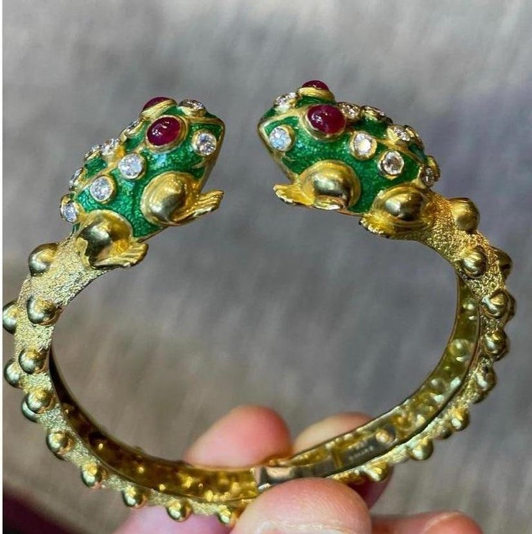 Iconic David Webb Frog Bangle Bracelet For Sale at 1stDibs