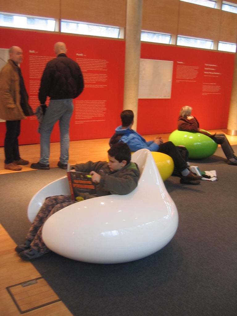 Iconic Eero Aarnio Red Formula Chair For Sale at 1stDibs | eero red