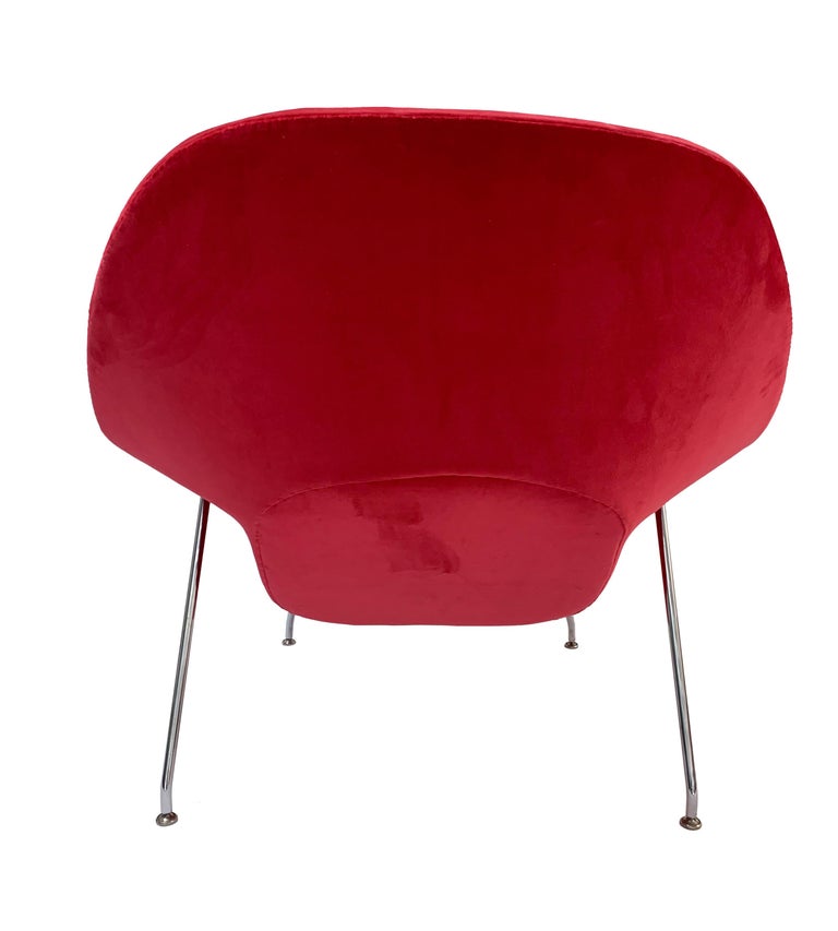 Iconic Mid-Century Modern Knoll Womb Chair and Ottoman For Sale at 1stDibs