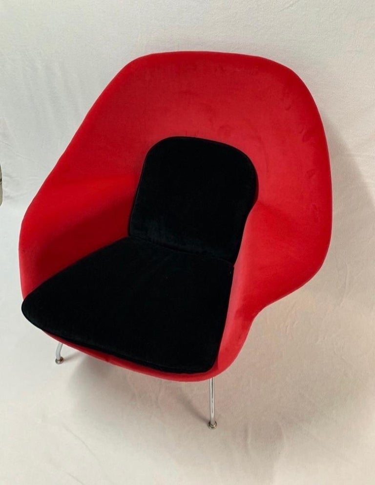 Iconic Mid-Century Modern Knoll Womb Chair and Ottoman For Sale at 1stDibs