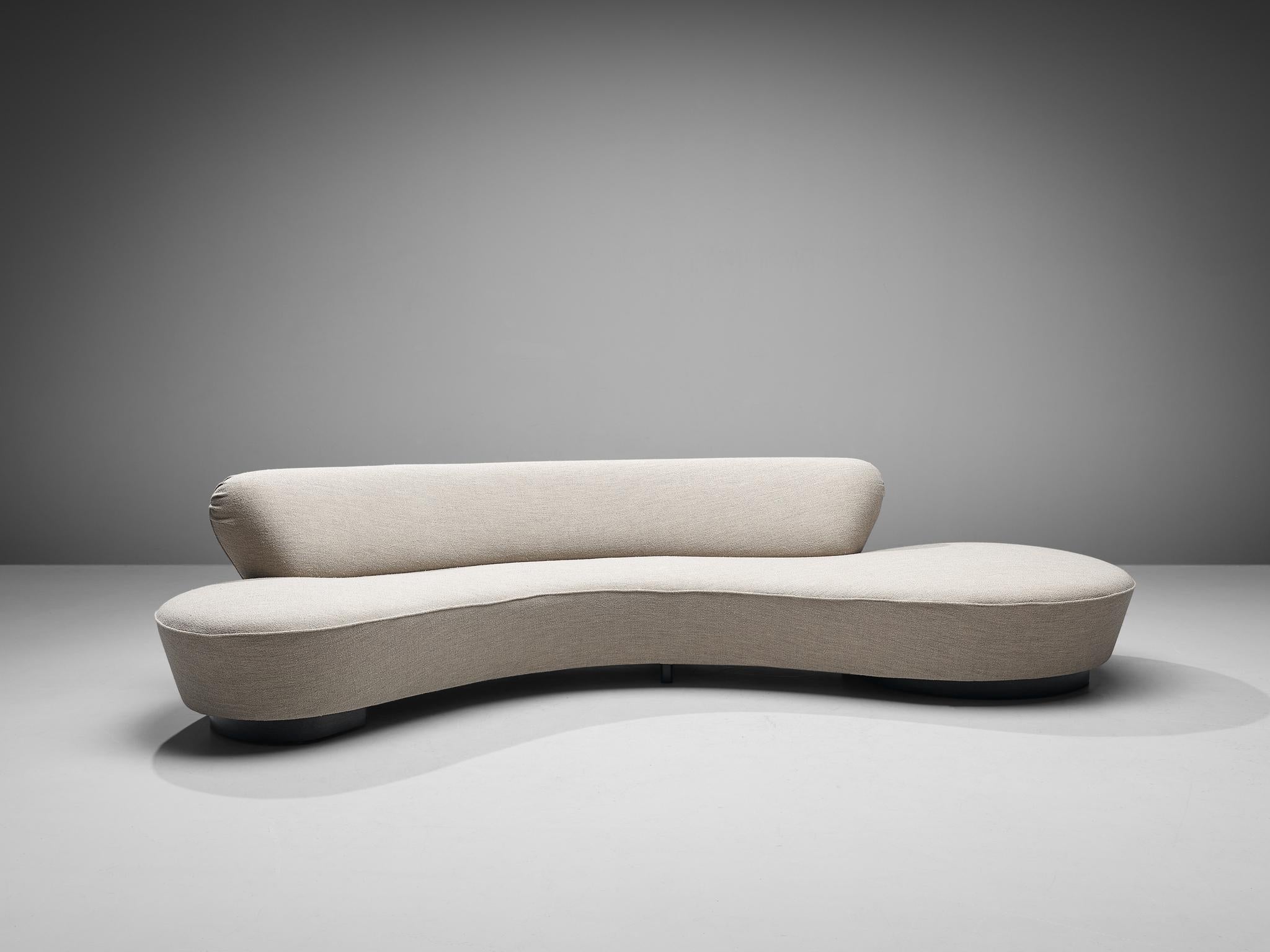 Iconic Vladimir Kagan ‘Serpentine’ Sofa in White Upholstery at 1stDibs