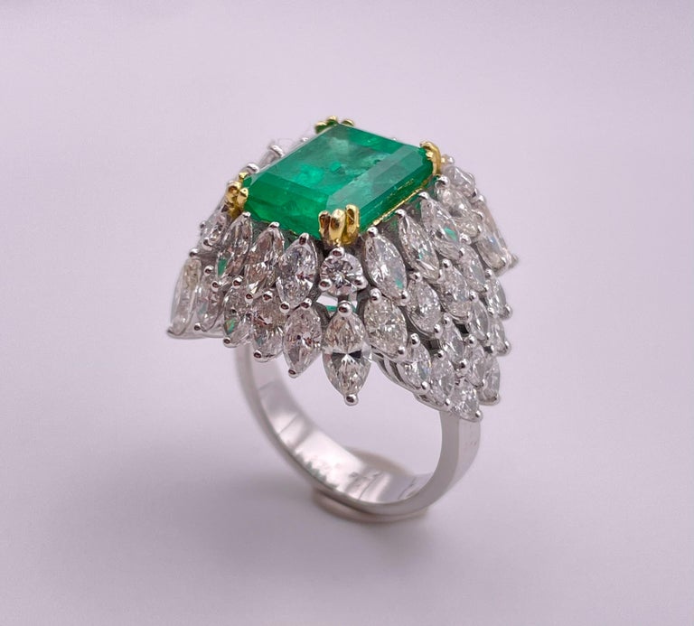 IGI Certificated 5.06 Carats Fine Emerald and Diamond Ring For Sale at ...