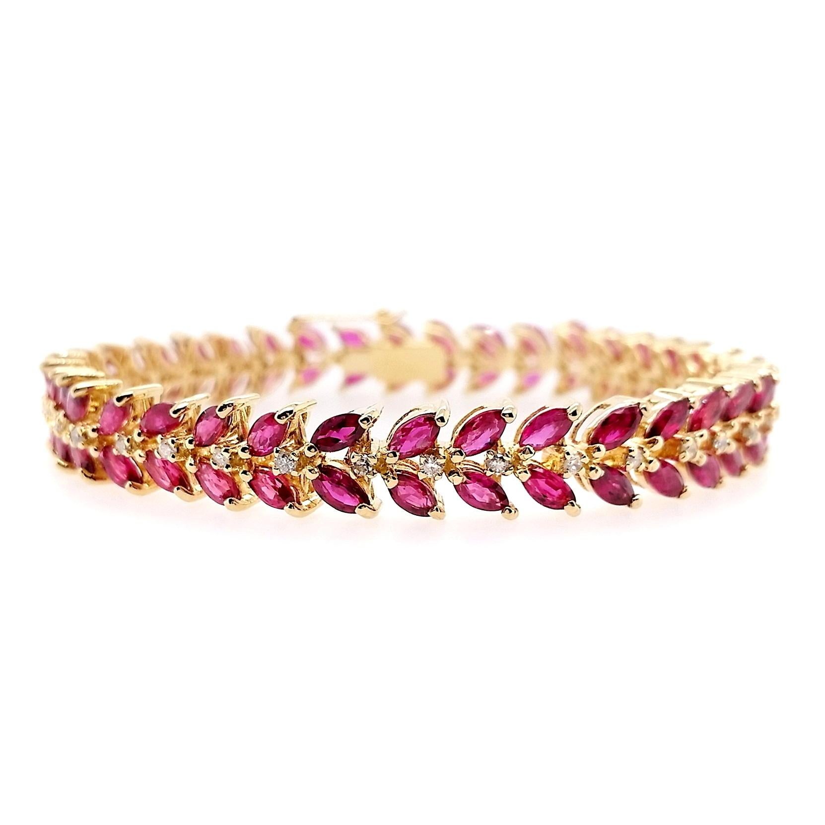 IGI Certified 7.60 Ct Natural Rubies and 0.35 Ct Natural Diamonds Gold ...