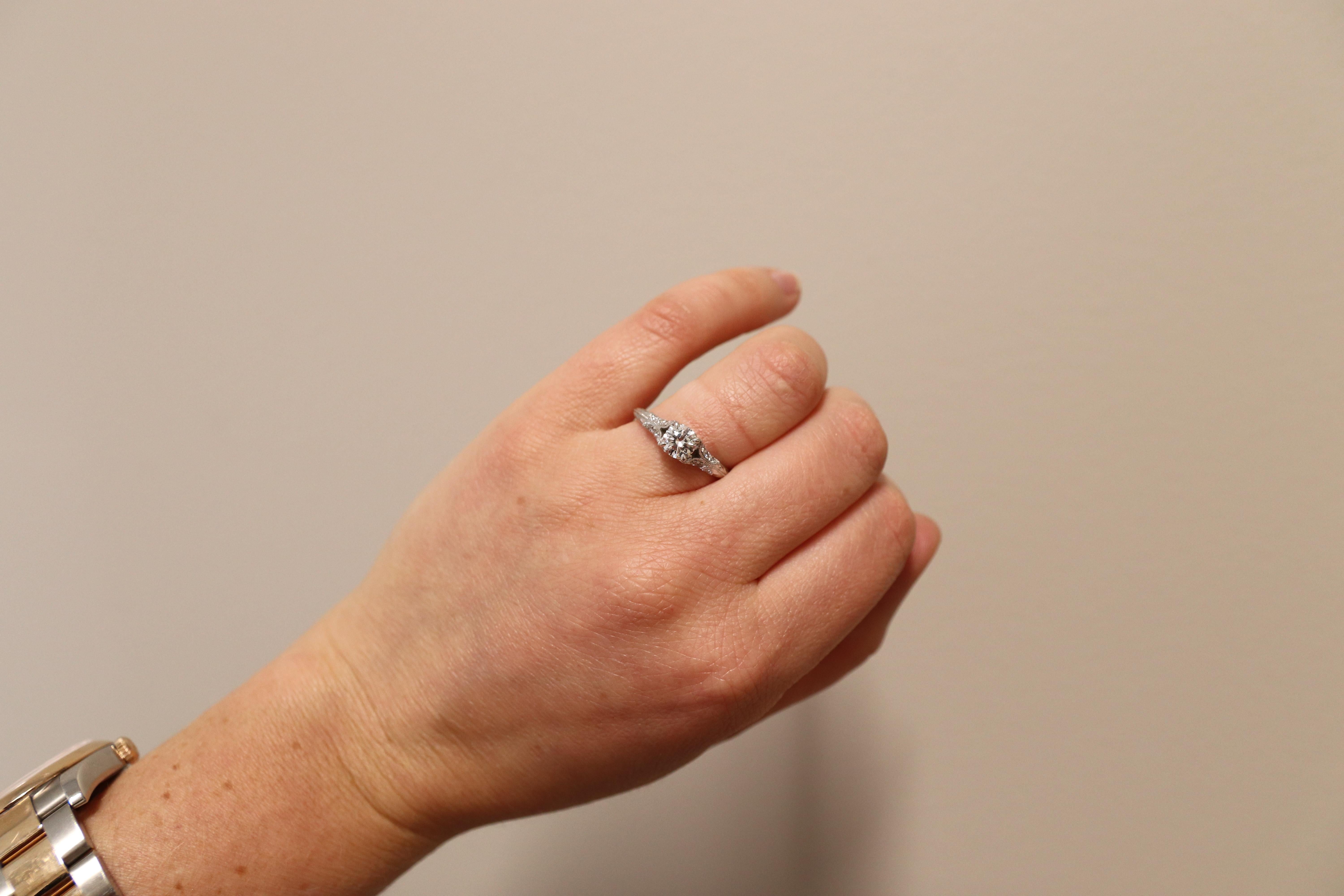 IGI Certified Round Brilliant 0.71 Carat I SI2 Diamond Platinum ...