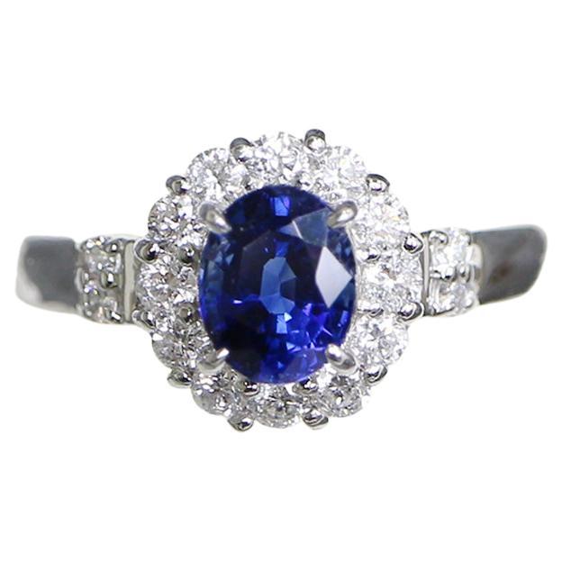 IGI PT900 1.45 Ct Vivid Emerald Diamond Antique Art Deco Style Engagement Ring For Sale at 1stDibs