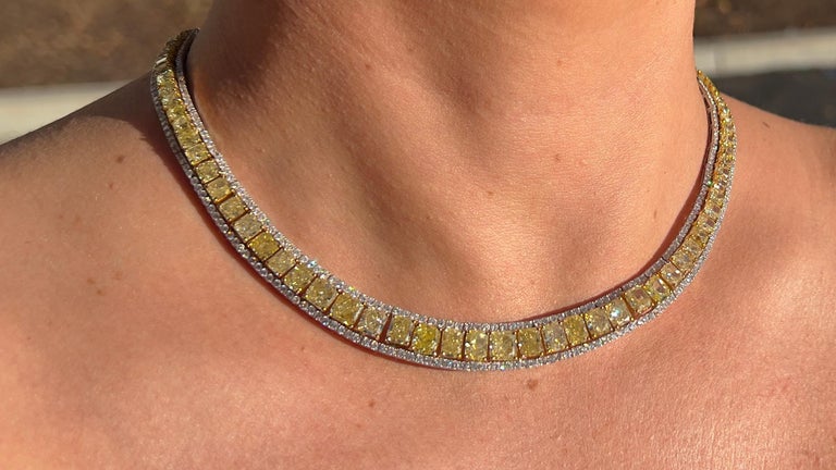 Important Canary Diamond Necklace 45 Carats For Sale at 1stDibs