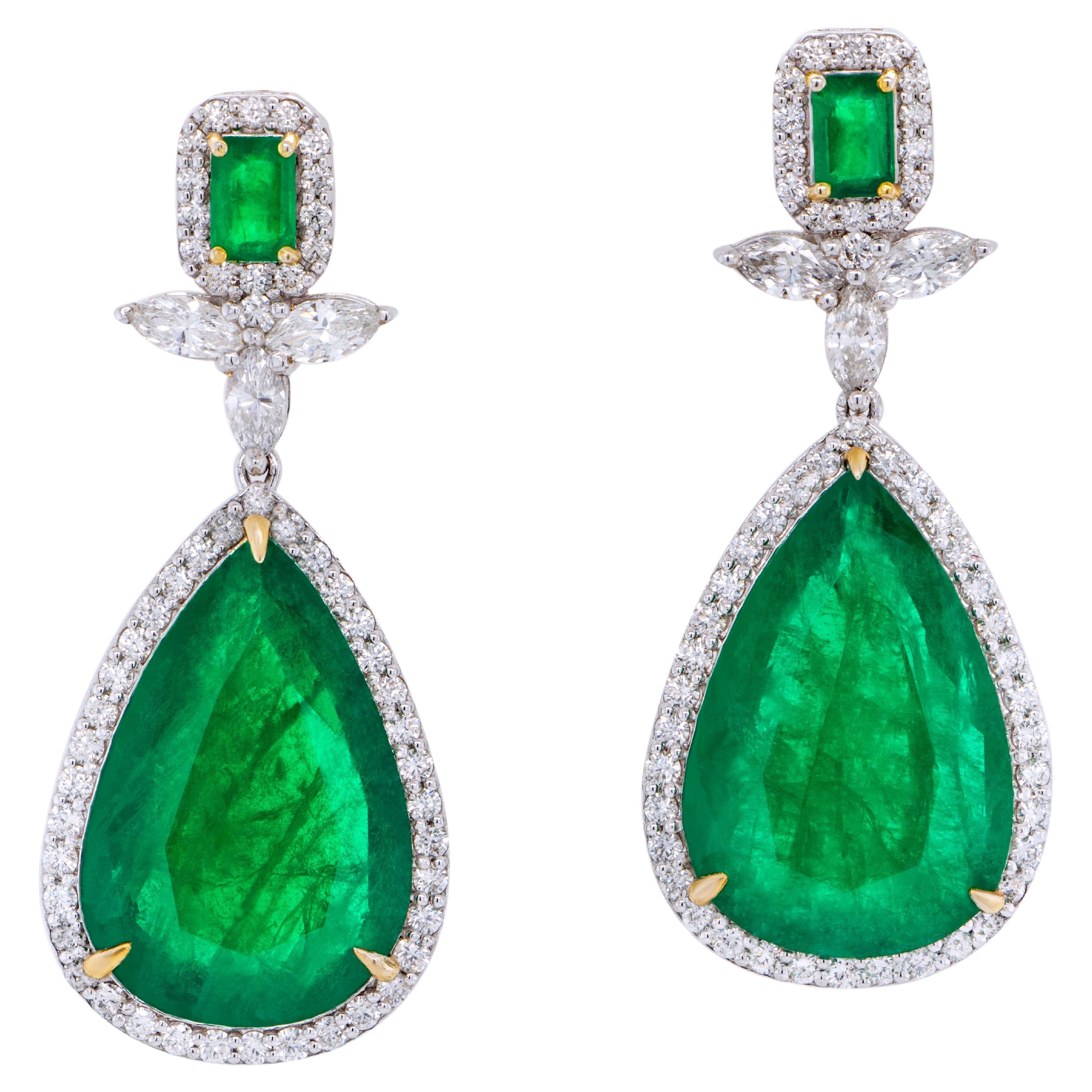 Important Emerald Earrings With Diamonds 27.50 Carats Total 18K Gold ...