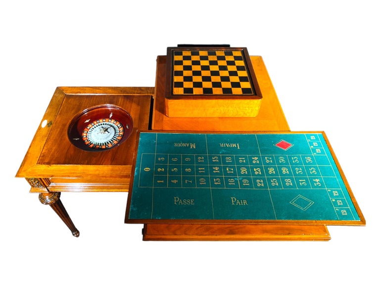 Important French Game Table from the, 19th Century For Sale at 1stDibs