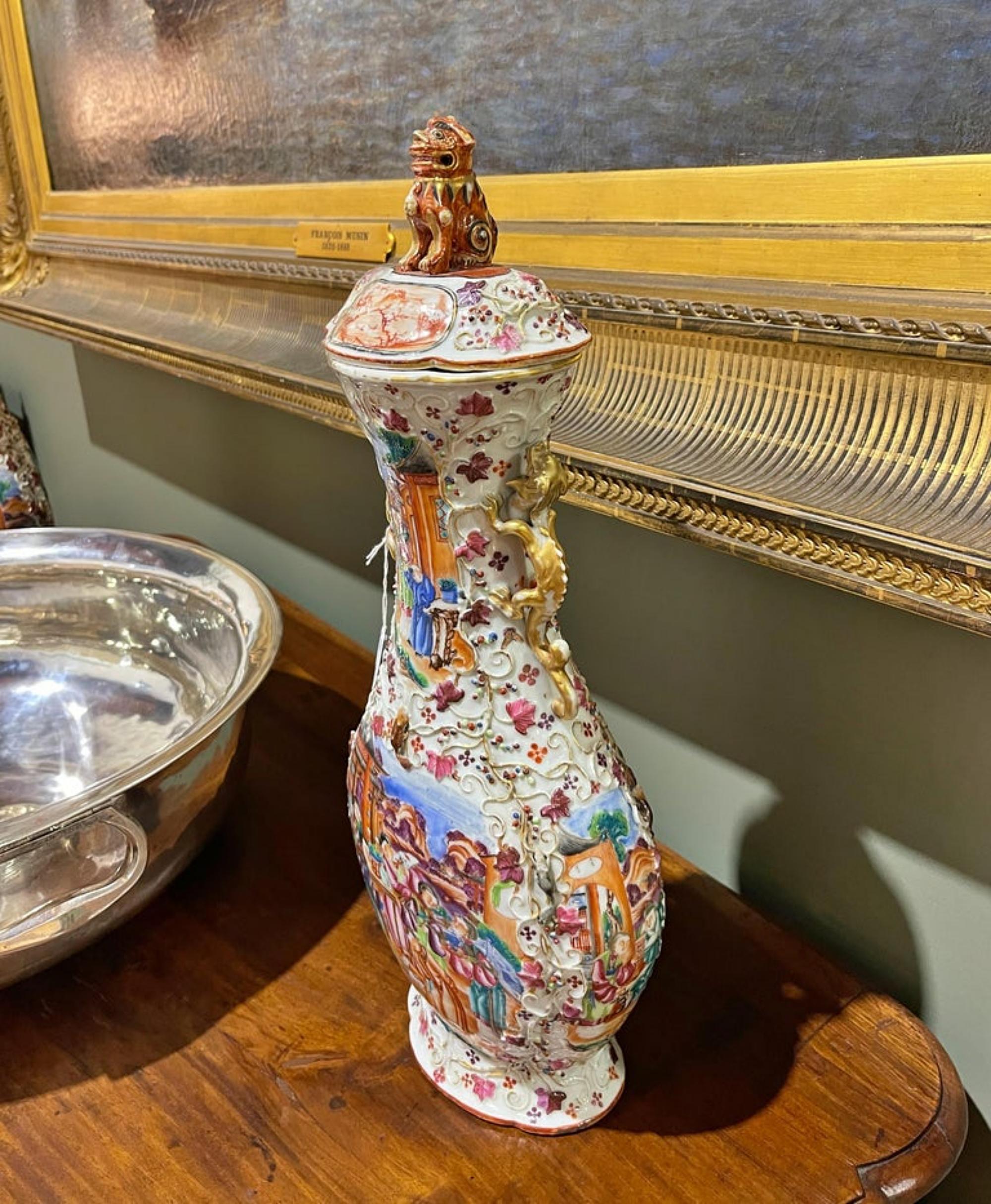 Fine Pair of Lid Jars In Chinese Porcelain, " India Company" Qianlong ...