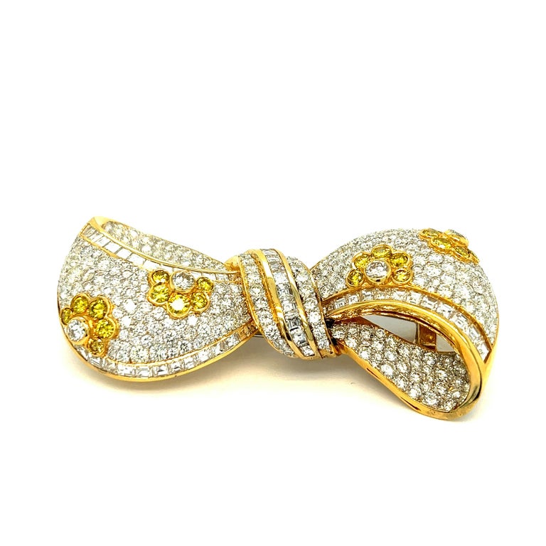 White and Fancy Color Diamonds Bow Brooch For Sale at 1stDibs