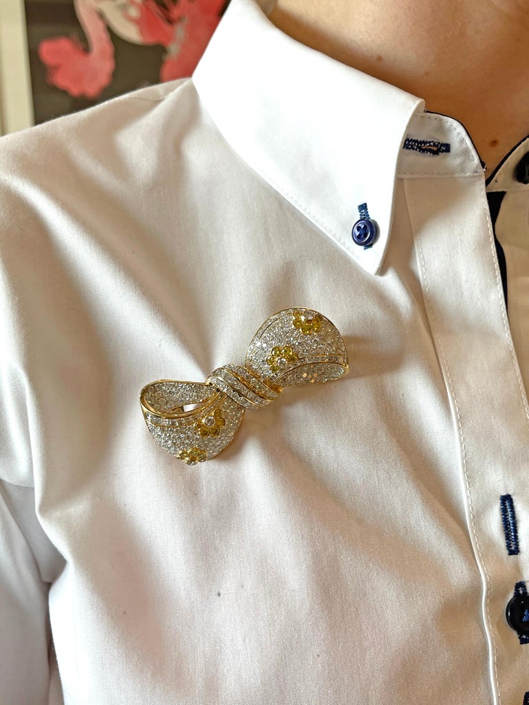 Impressive 12.74 Carat Fancy Color Diamond Gold Bow Brooch Pin For Sale ...