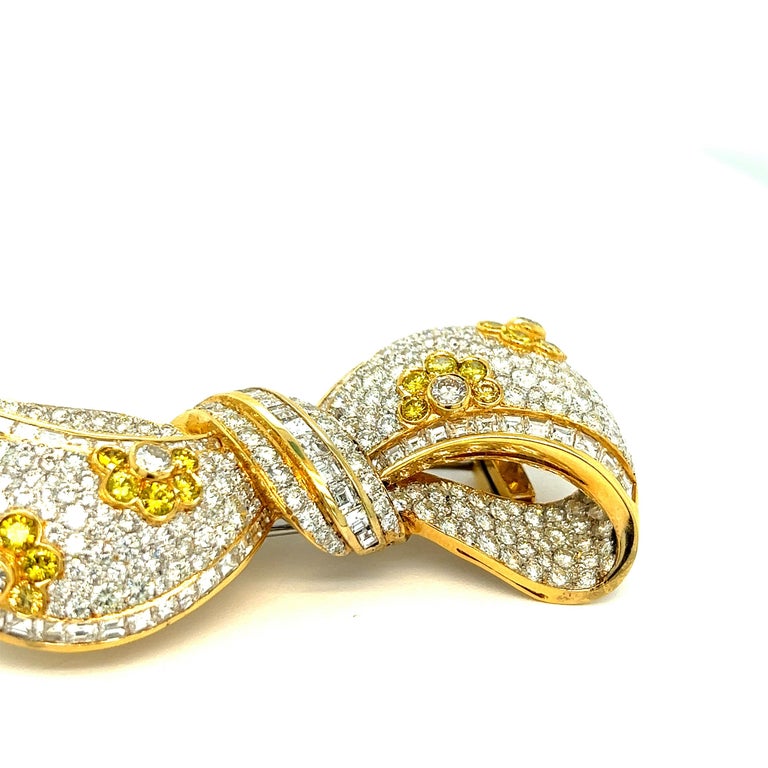 White and Fancy Color Diamonds Bow Brooch For Sale at 1stDibs