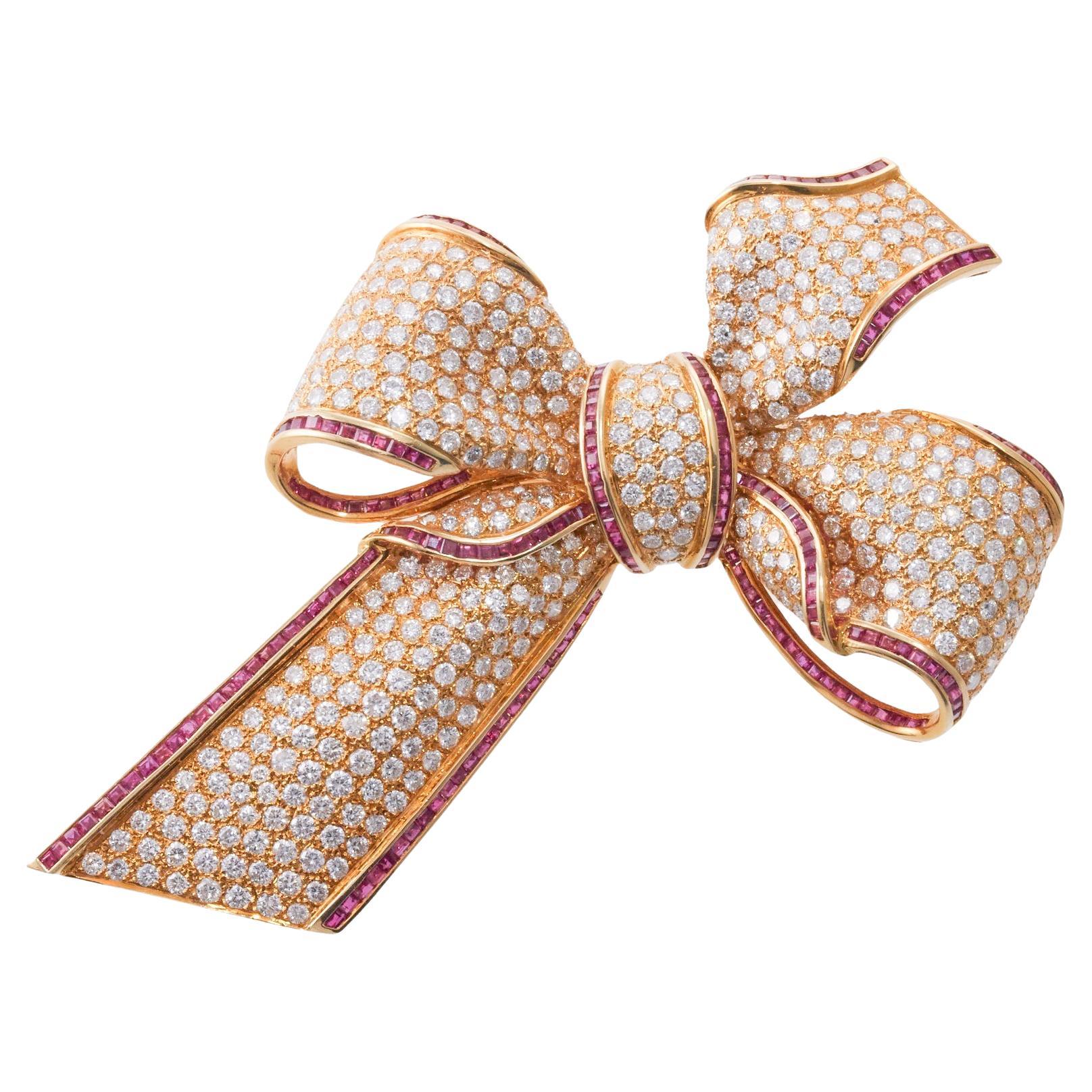 Impressive 14 Carat Diamond Ruby Gold Large Bow Brooch For Sale at 1stDibs