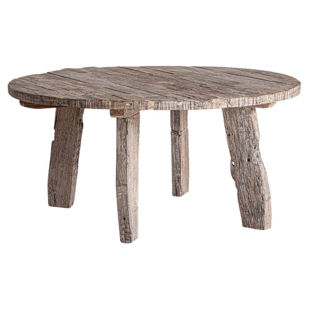 Fast Track, Contemporary Eight-Seater Round Table In Aged Off-White For ...