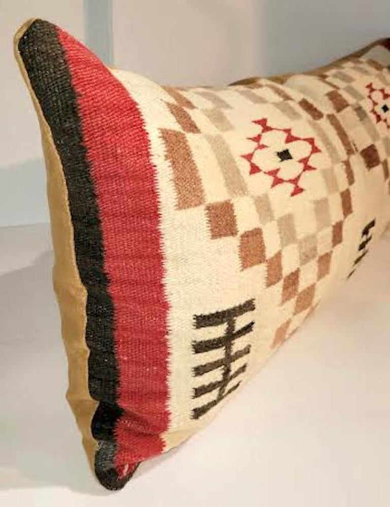 Coussin traversin de tissage indien - En vente sur 1stDibs