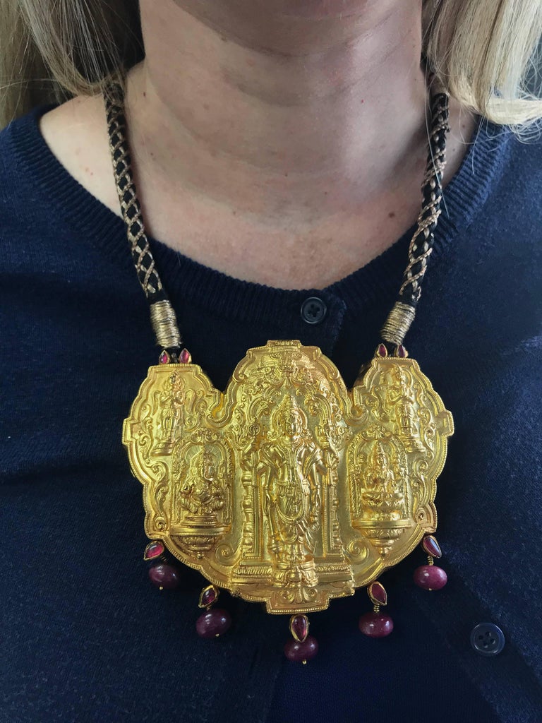 Indian Wedding Hindu Deities 22 Karat Yellow Gold Necklace at 1stDibs