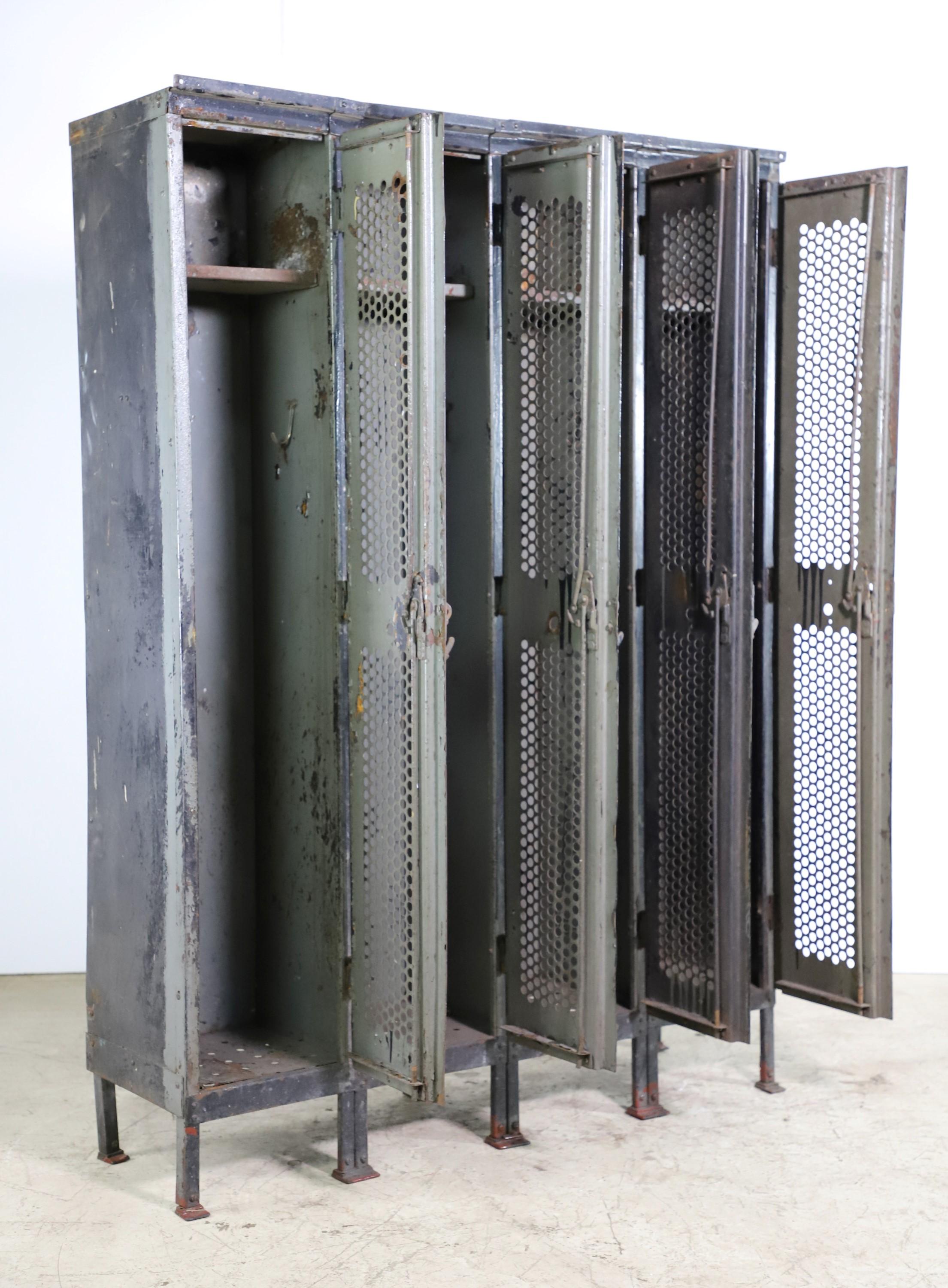 Industrial Black Steel Single Tier 4 Person Locker Unit For Sale at 1stDibs