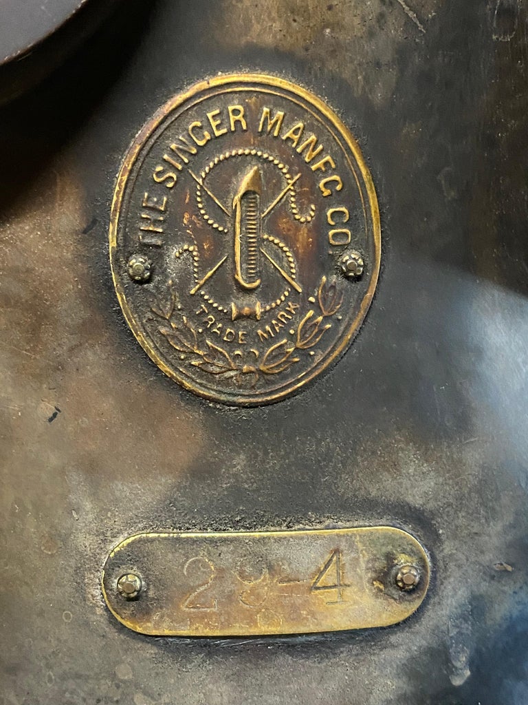 Industrial Singer Manufacturing Company Leather Sewing Machine, Model ...