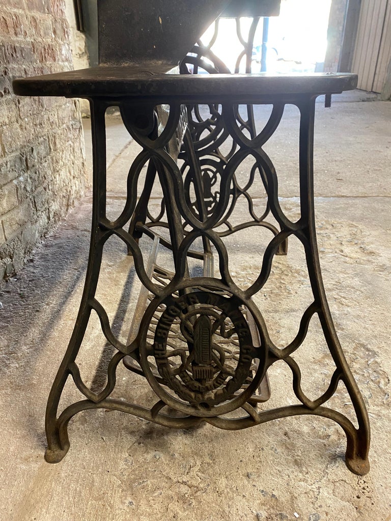 Industrial Singer Manufacturing Company Leather Sewing Machine, Model ...