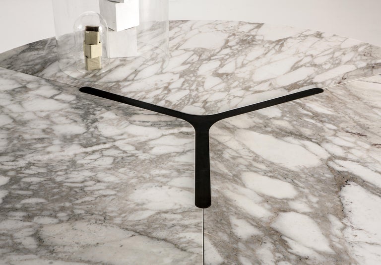 Infinity Round Dining Table by Laura Meroni For Sale at 1stDibs